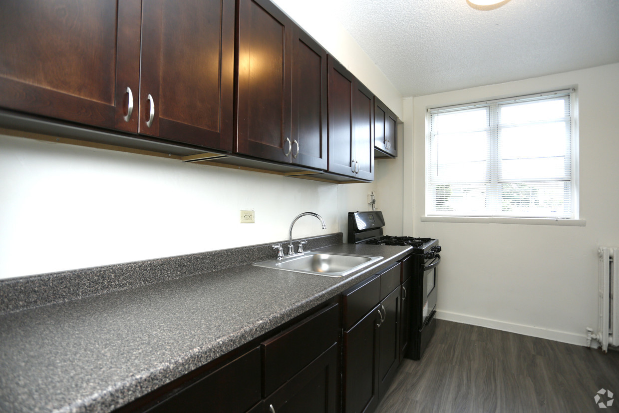 Chelsea Village Apartments
