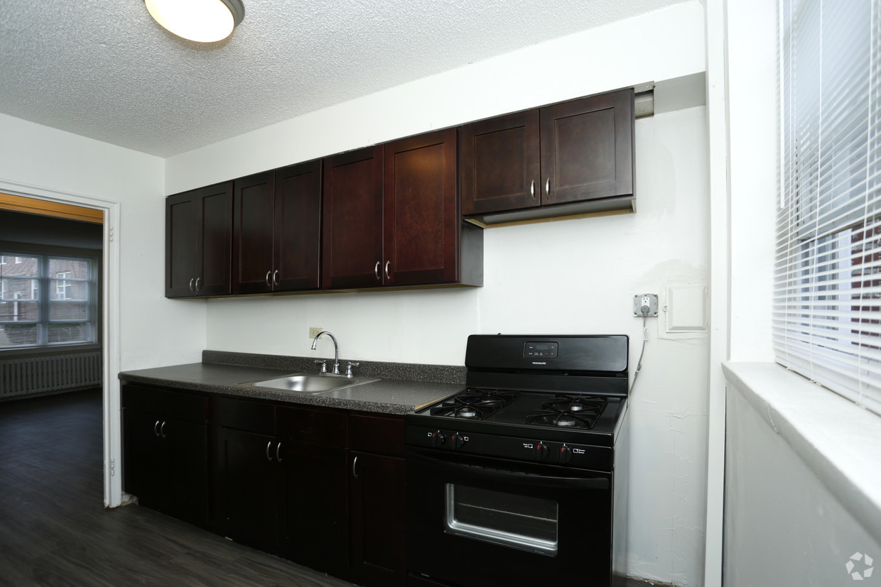 Chelsea Village Apartments