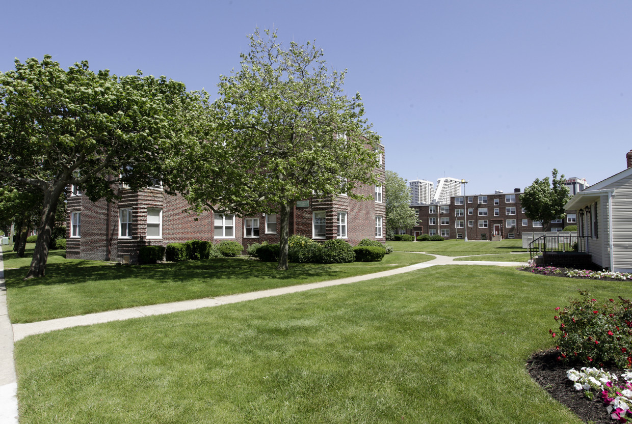 Chelsea Village Apartments